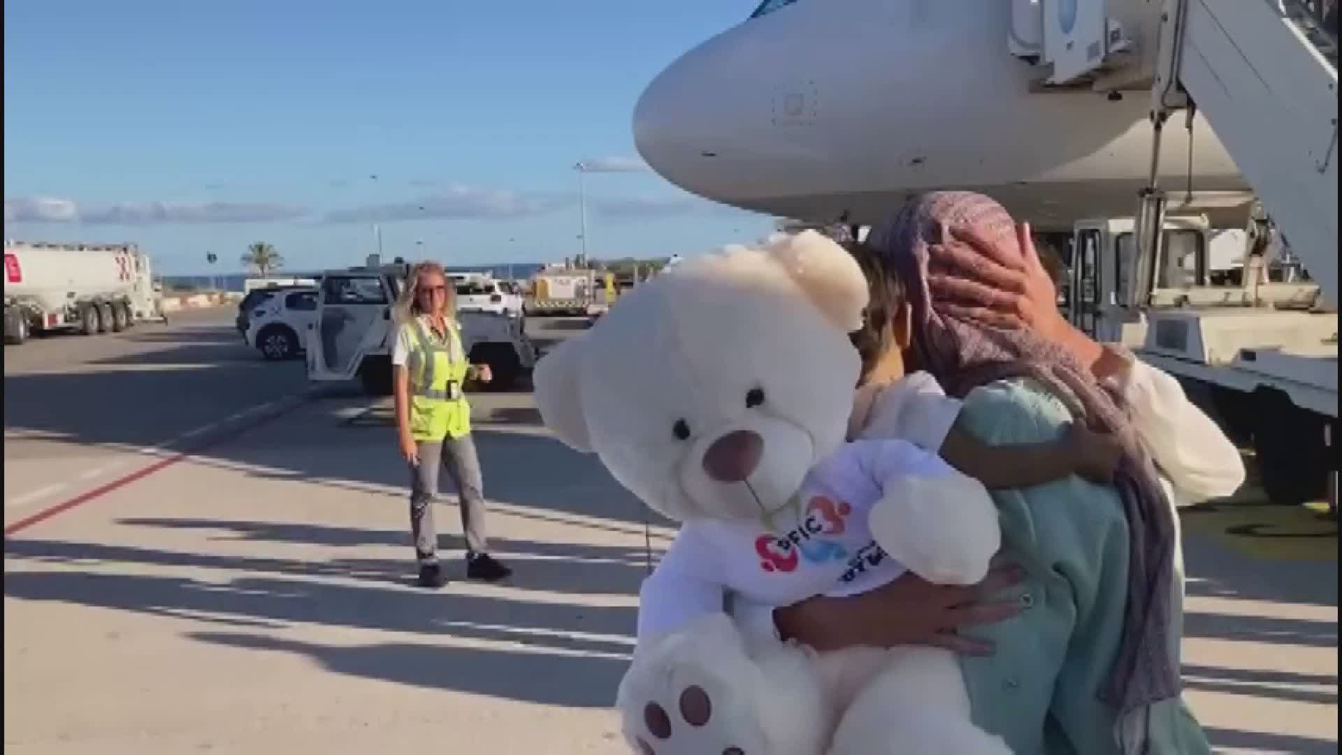 PALERMO - LA PICCOLA AYEDA DALL'AFGHANISTAN ALL'ISMETT - Video Mediterraneo